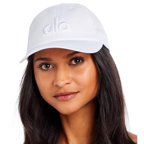 ALO Yoga | Accessories | Nwot Alo Yoga Off Duty Logo Embroidered ...